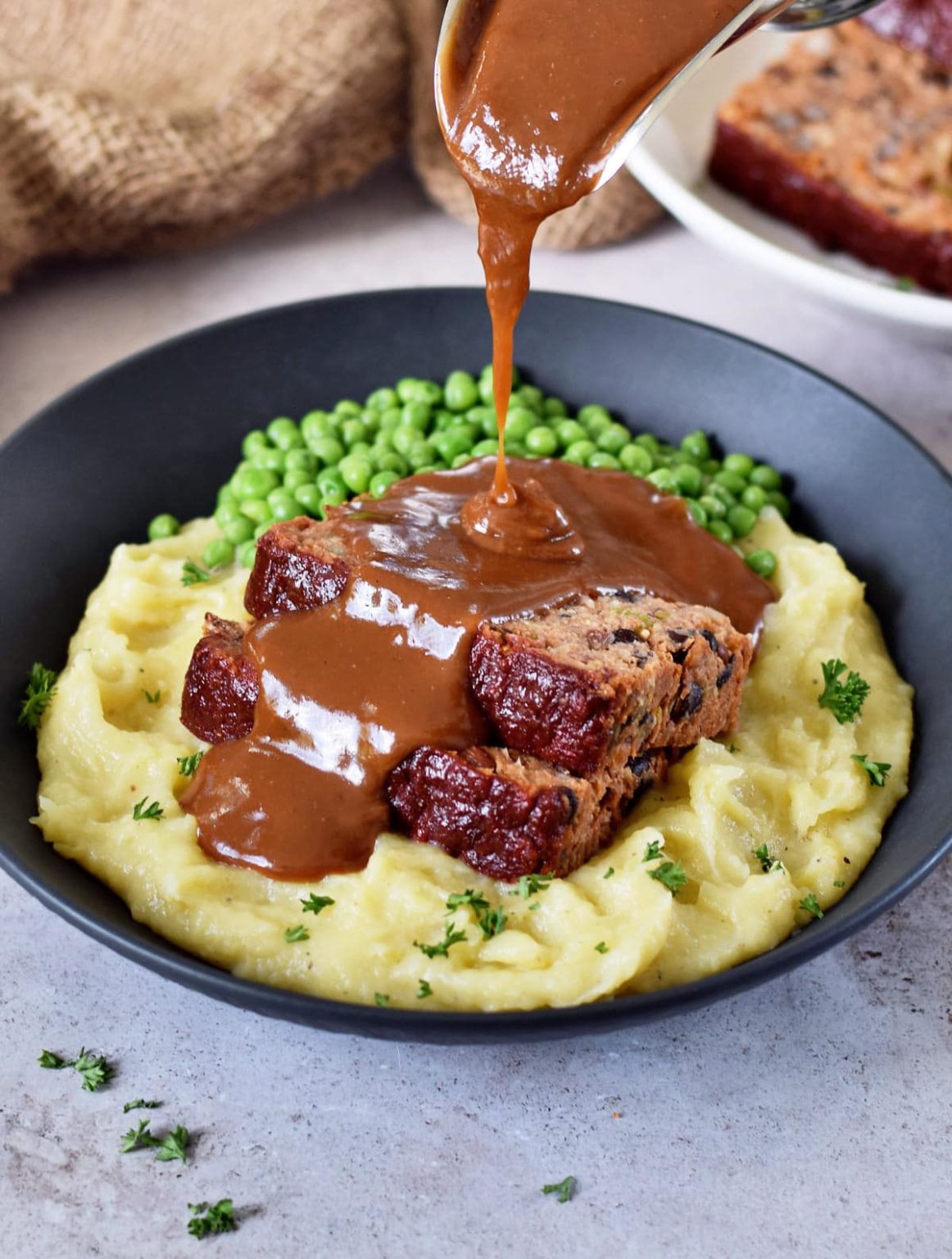 Vegan Meatloaf Recipe With Gravy - Elavegan