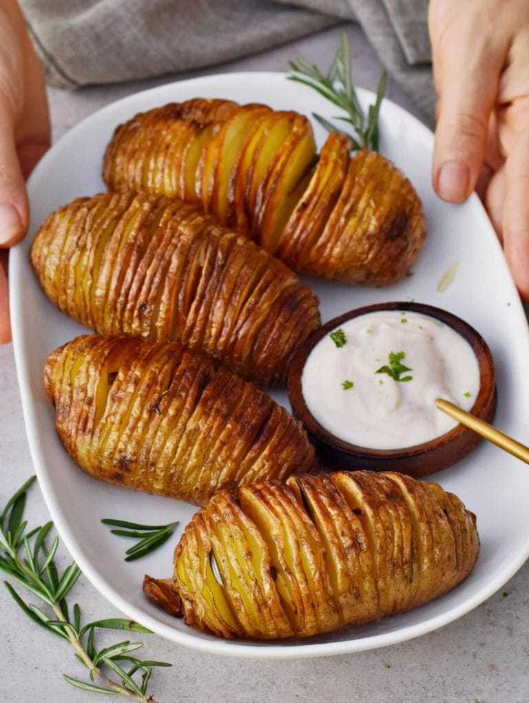 Hasselback Potatoes Recipe (Crispy and Easy) - Elavegan