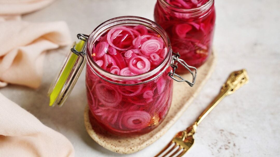 Quick Pickled Red Onions - Elavegan