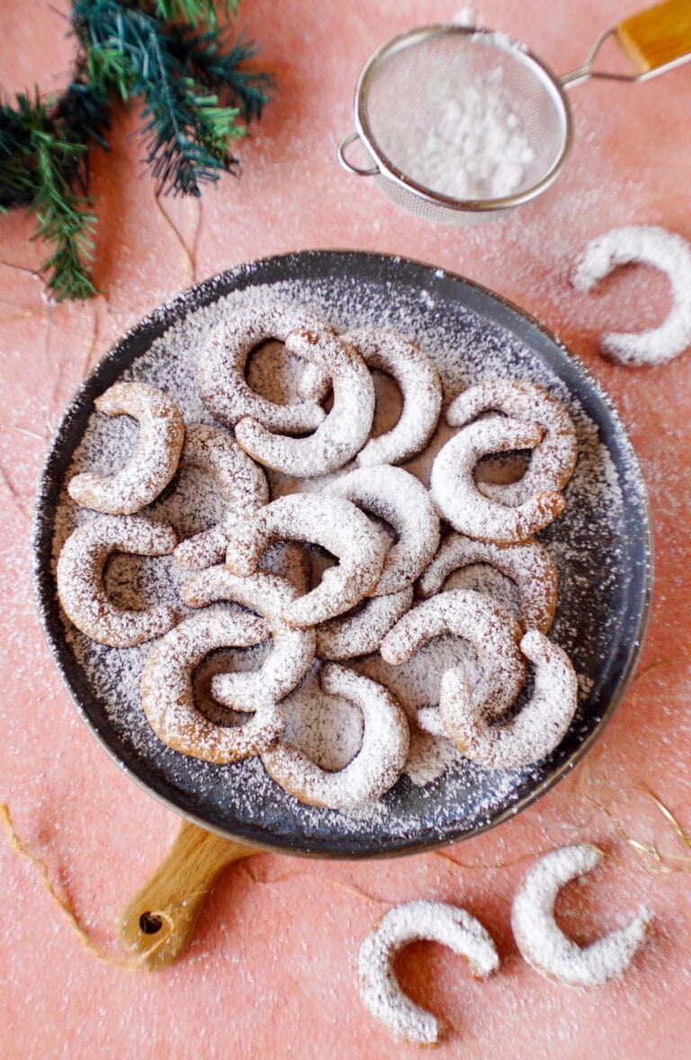Vanillekipferl Recipe (Vanilla Crescent Cookies) - Elavegan