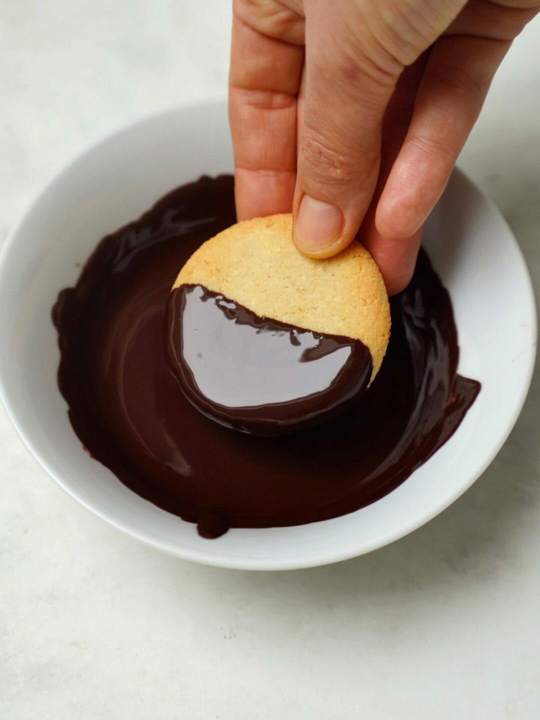 3-Ingredient Almond Flour Cookies - Elavegan