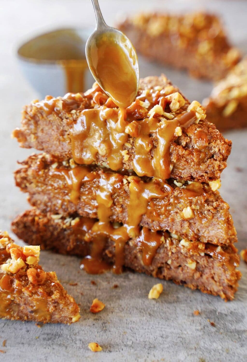 Hazelnut and Date Cake - Elavegan