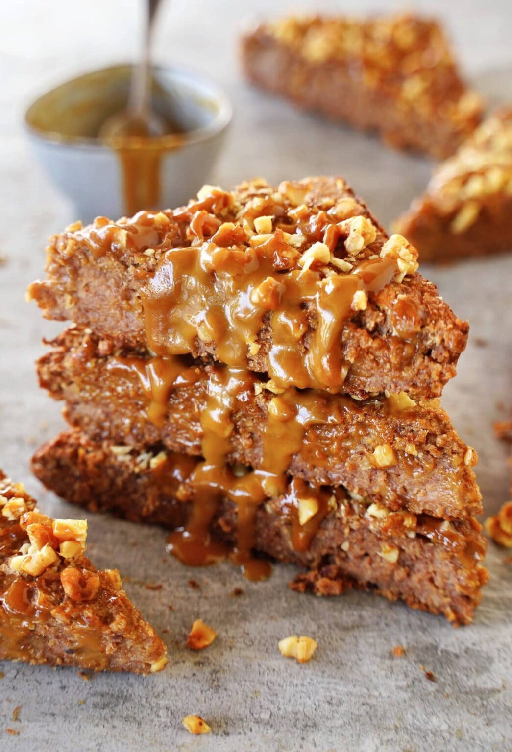 Hazelnut and Date Cake - Elavegan